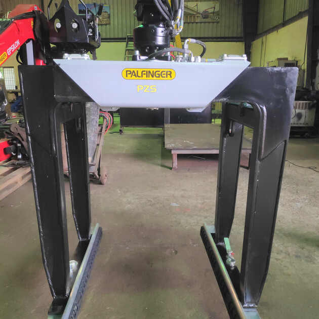 PK 15500 A + Brick Stack Grapple | PALFINGER